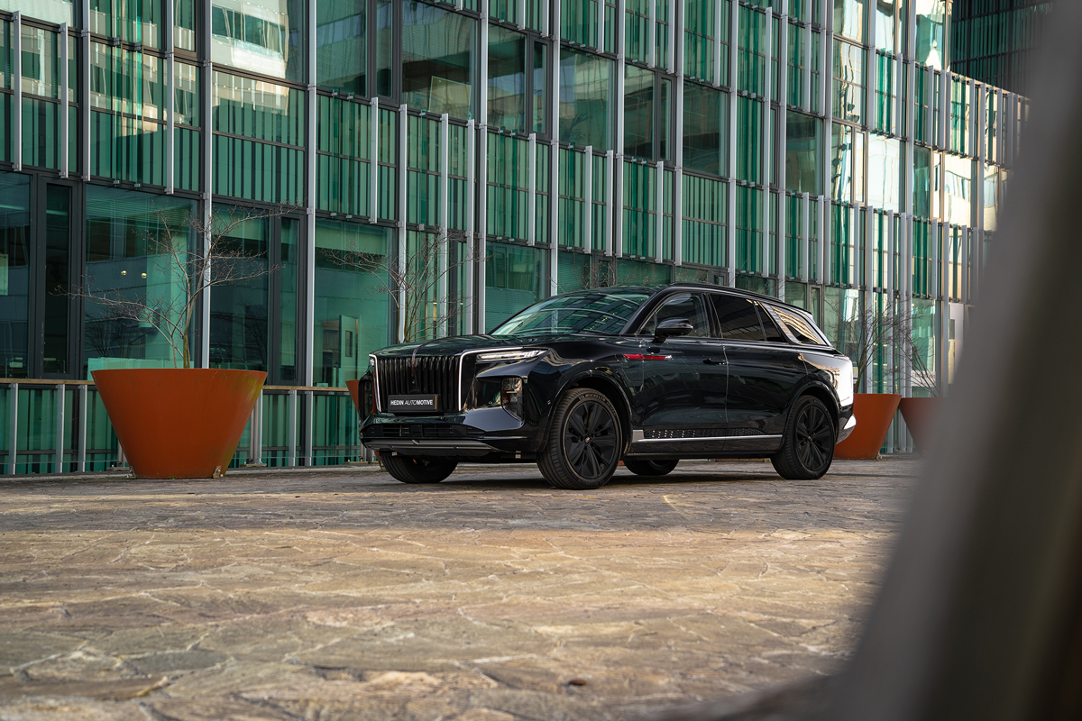 Hongqi E-HS9
